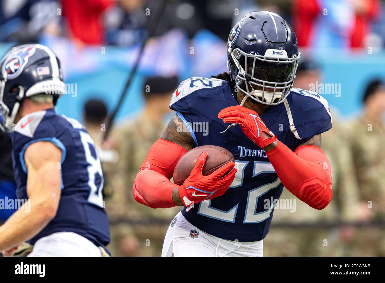 Tennessee Titans running back Derrick Henry (22) runs during warmups ...