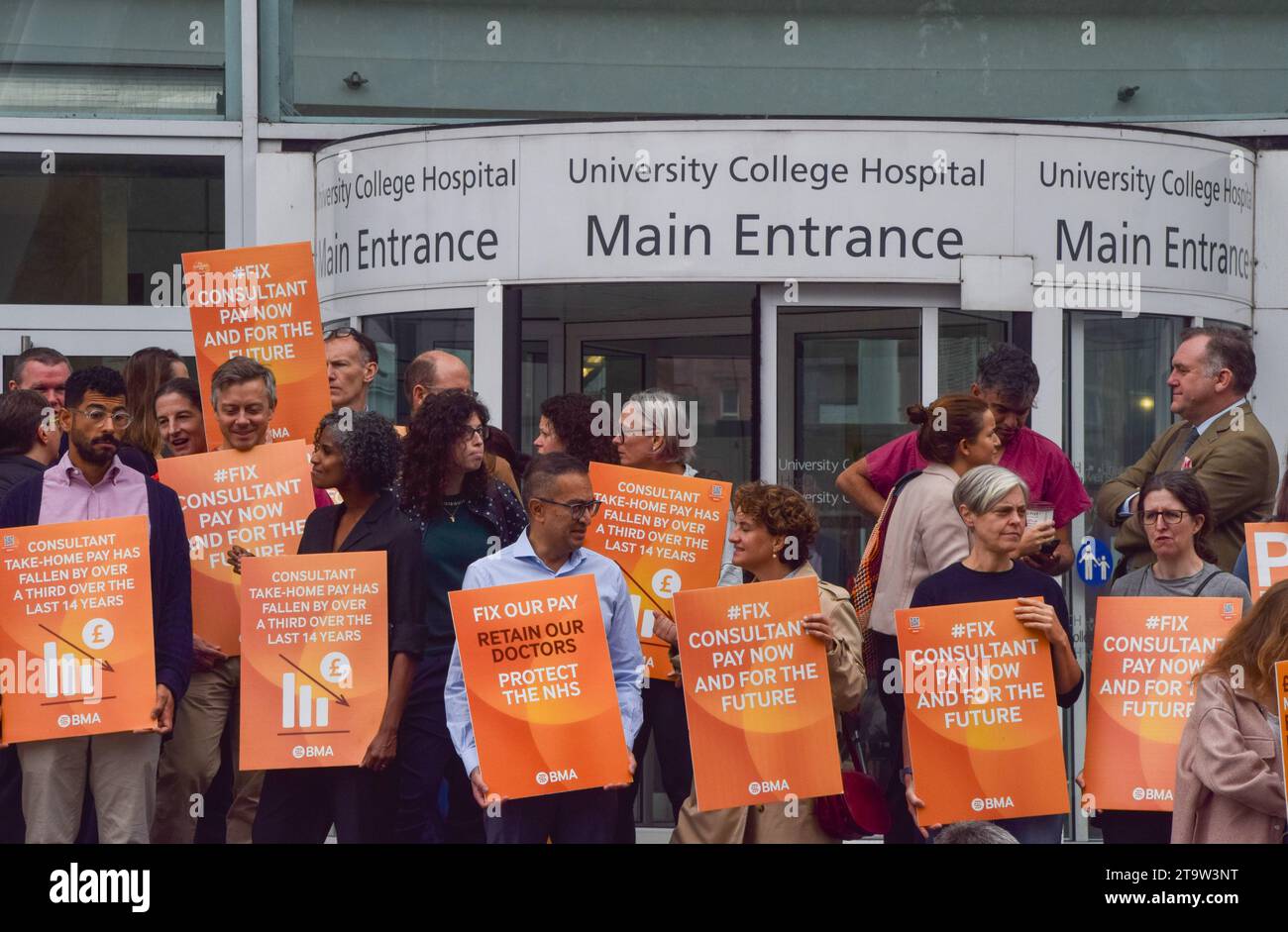 England hospital logo symbol uk hi-res stock photography and images - Alamy