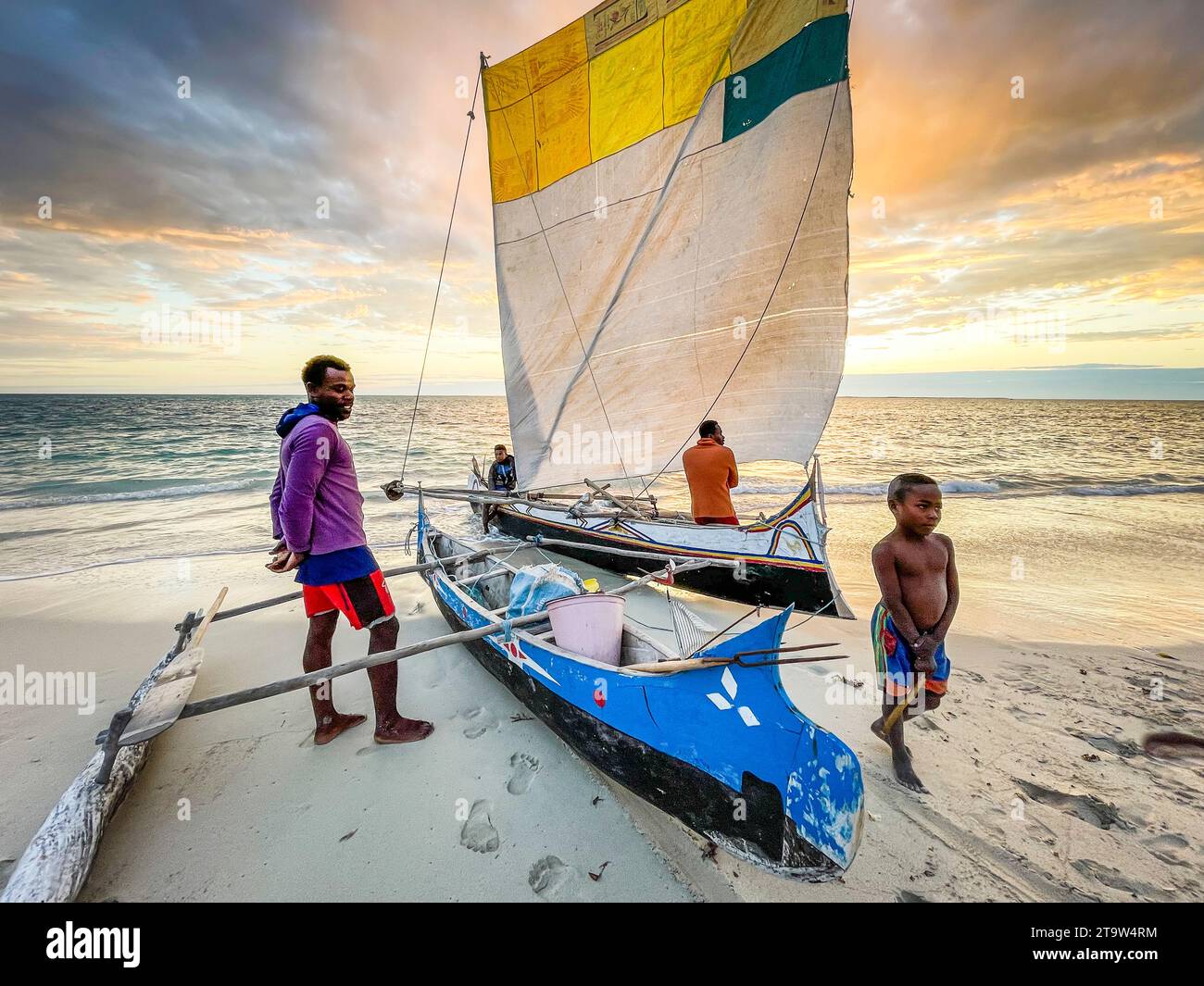 Madagascar traditional boat hi-res stock photography and images - Alamy