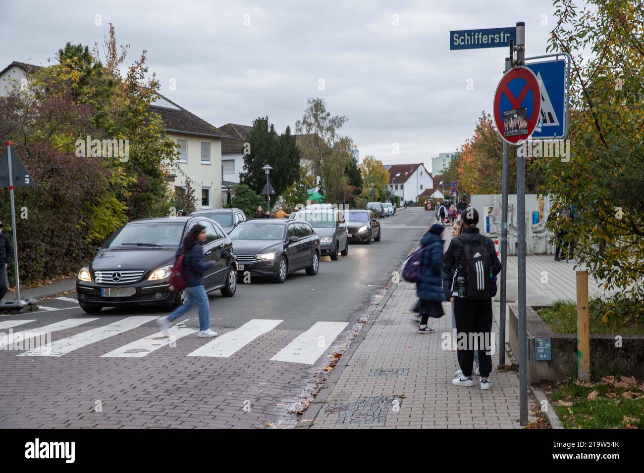 So gehen Schulen im Kreis Bergstraße mit Elterntaxi-Problem um Viele ...