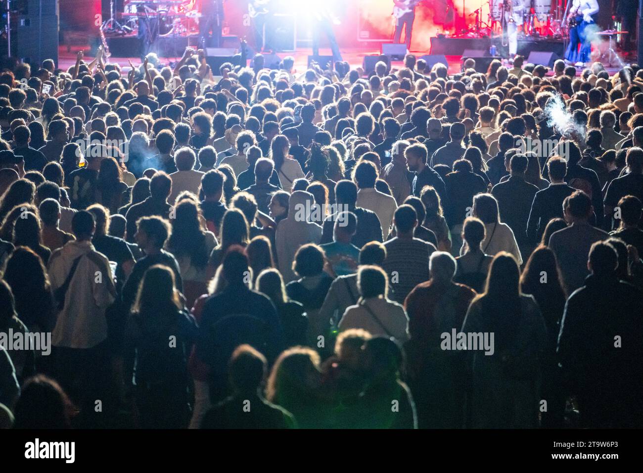 Happy people concert hi-res stock photography and images - Alamy