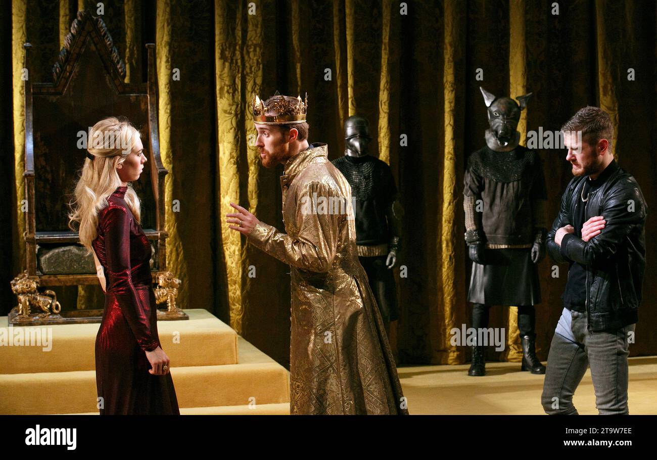 l-r: Vanessa Kirby (Queen Isabella), John Heffernan (King Edward II ...