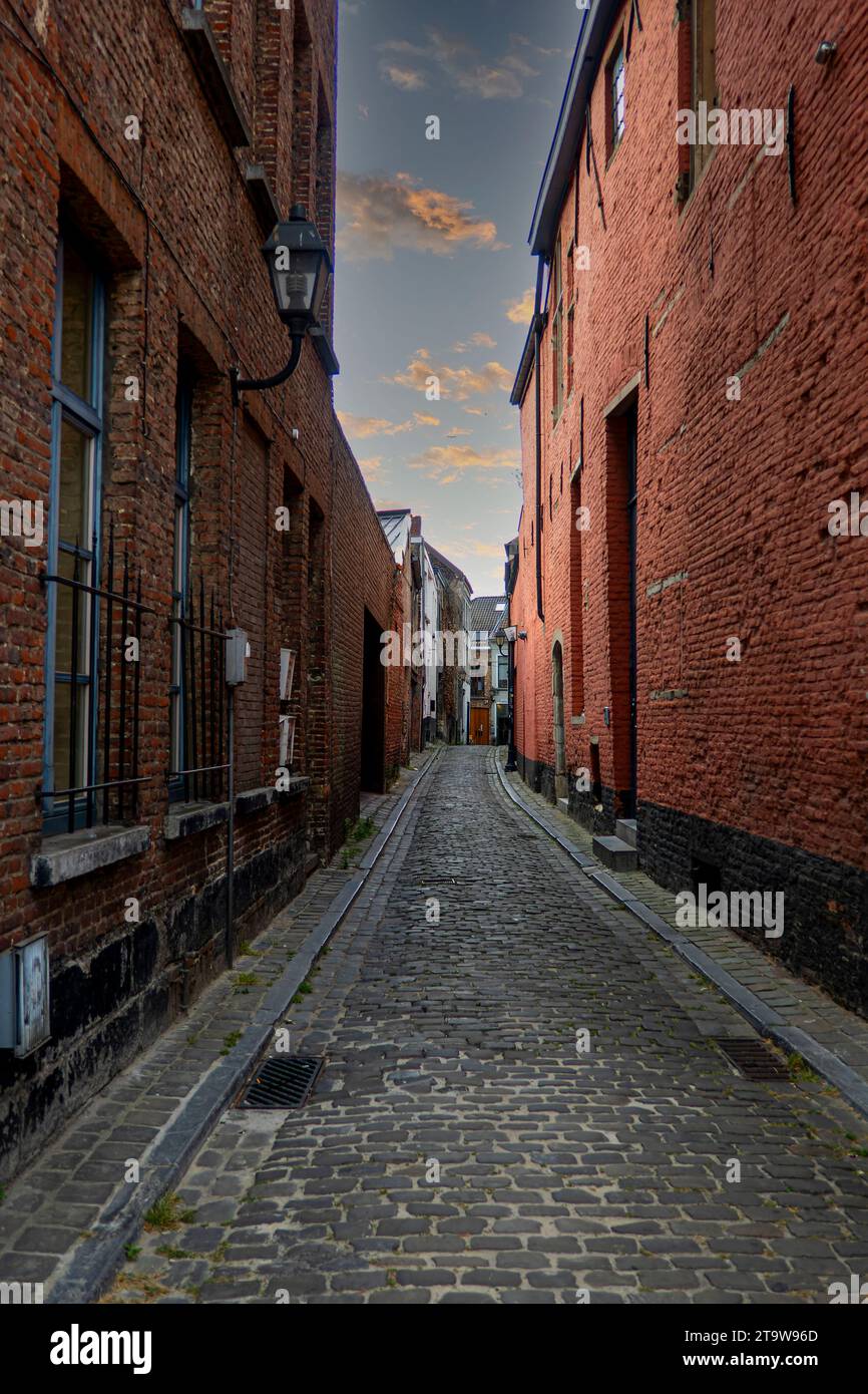 A backstreet in a town Stock Photo - Alamy
