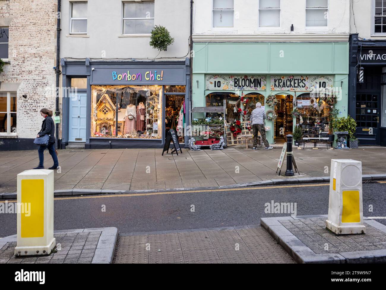 Bobbon Chic and Bloomin Krackers shop windows in High Street ...