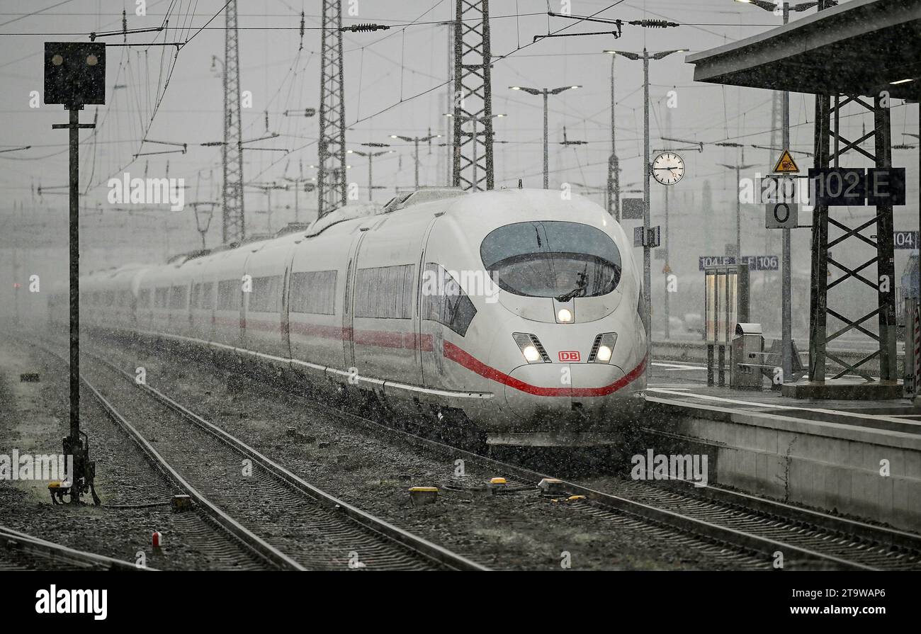Hanau, Deutschland. 27th Nov, 2023. November 27th, 2023, xpsx, Local ...
