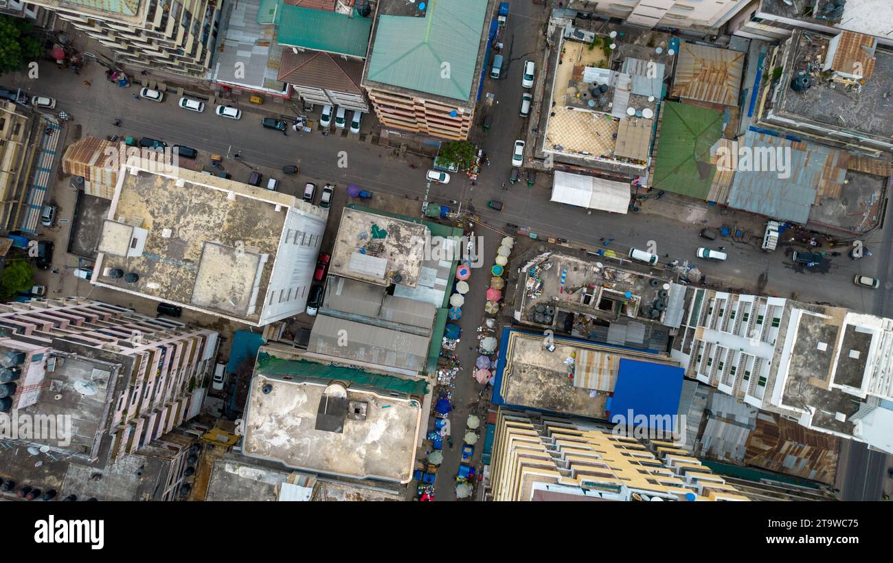 Bustling city street array hi-res stock photography and images - Alamy