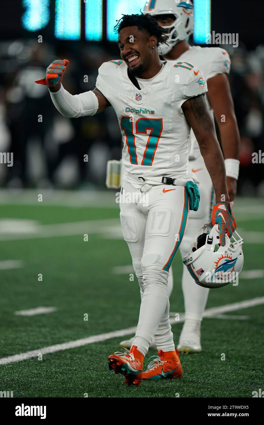 Miami Dolphins wide receiver Jaylen Waddle (17) during an NFL football ...
