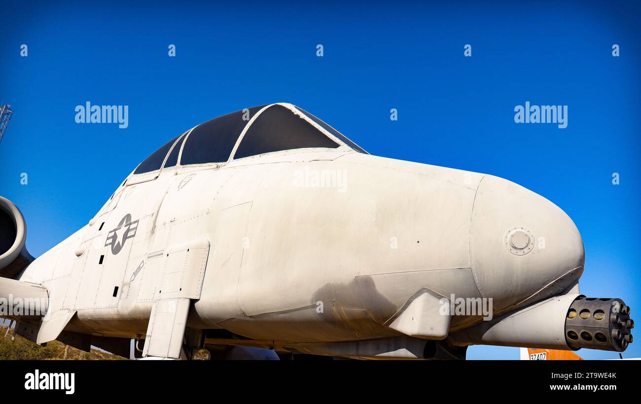 Republic A-10 Thunderbolt II YA-10B, S/N 73-1664 Stock Photo - Alamy