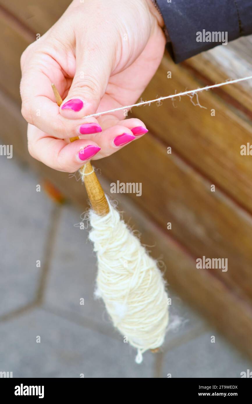 Drop spindle hi-res stock photography and images - Alamy