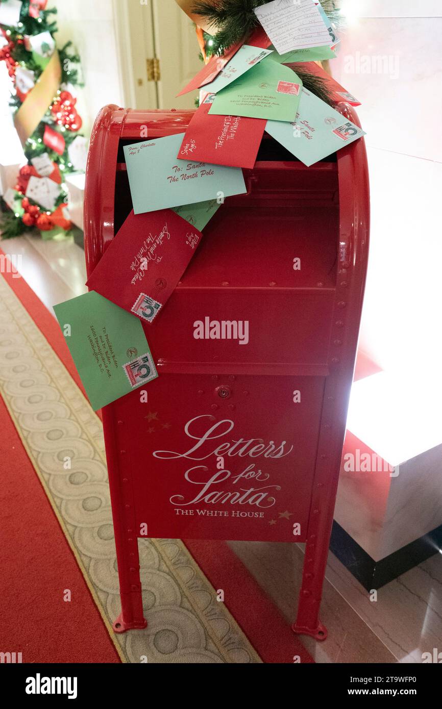 Washington DC, USA. 27th Nov, 2023. Letters to Santa Claus are ...