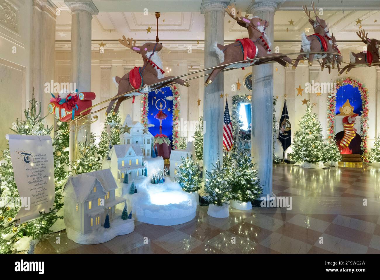 Washington DC, USA. 27th Nov, 2023. The Grand Foyer of the White House ...