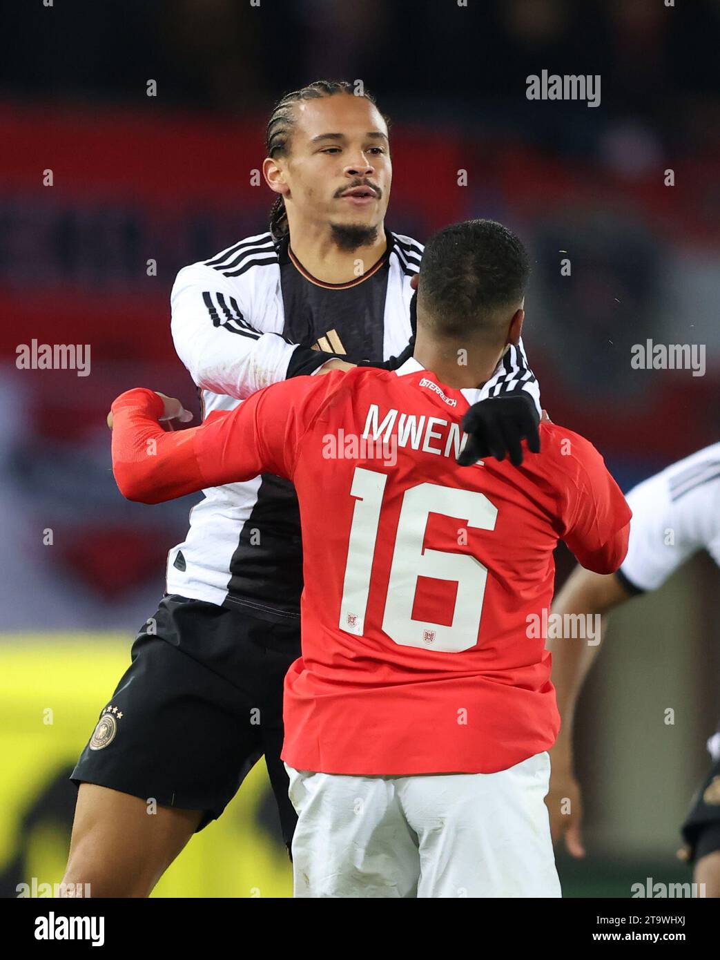 Aktion rote karte hi-res stock photography and images - Alamy