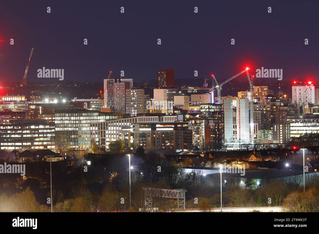 Leeds city uk skyline hi-res stock photography and images - Alamy