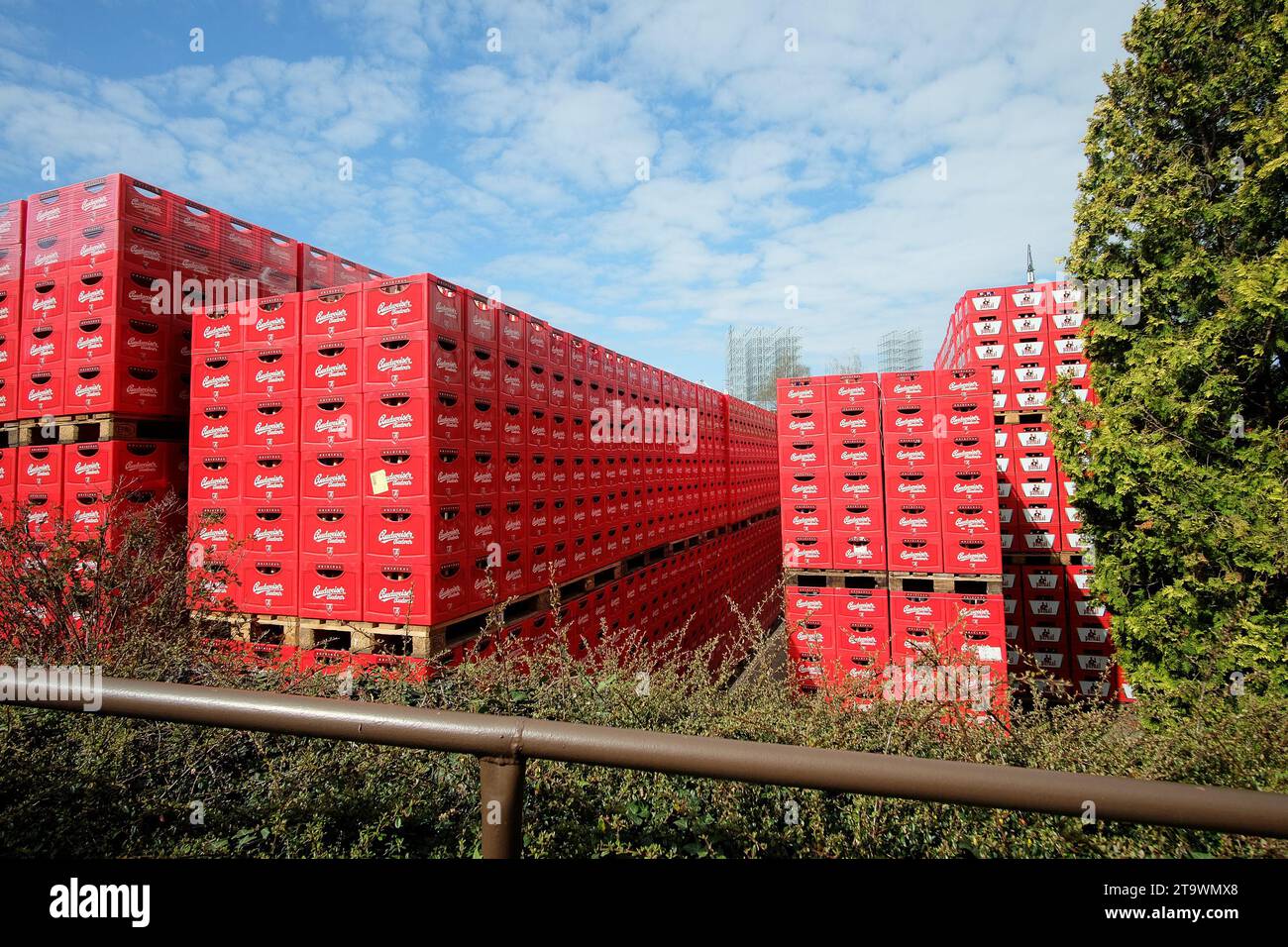Crates of beer hi-res stock photography and images - Alamy