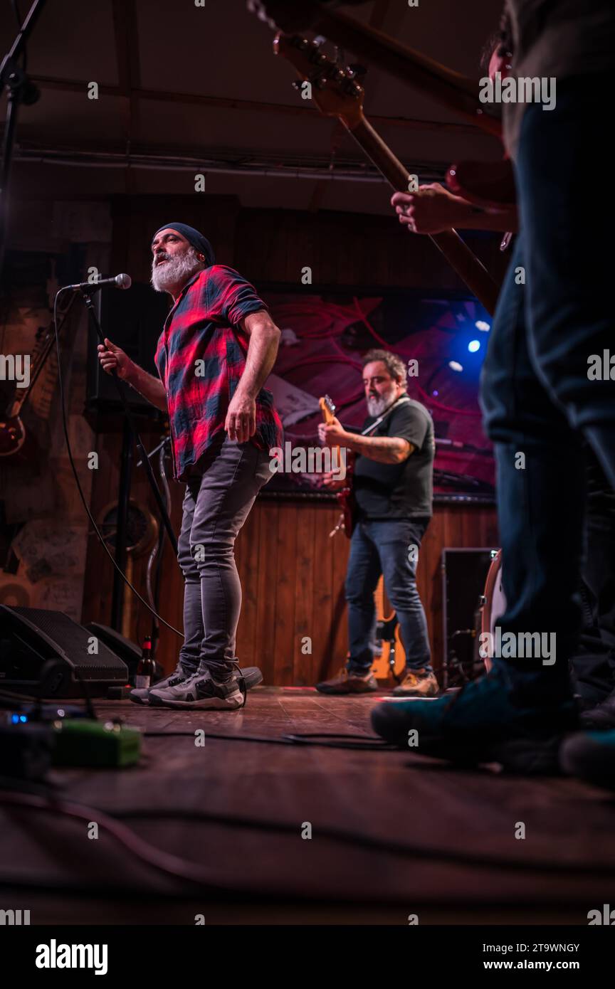 Spanish rock band Mama Kin reunites to celebrate the 20th anniversary ...