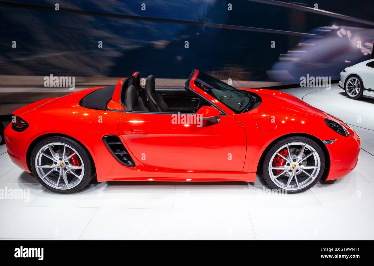 Porsche boxster rear hi-res stock photography and images - Alamy