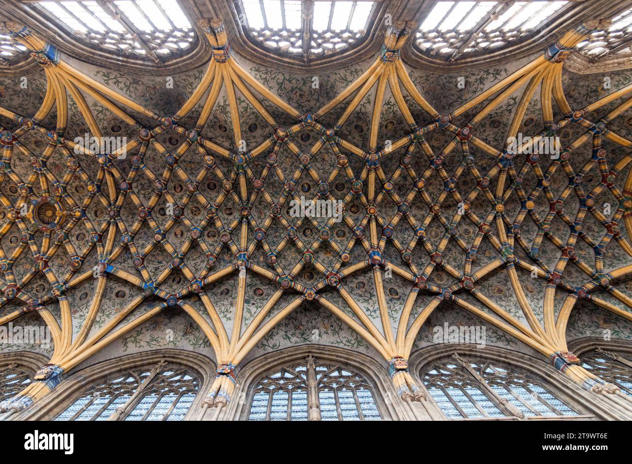 Vaulted ceiling church architecture hi-res stock photography and images ...