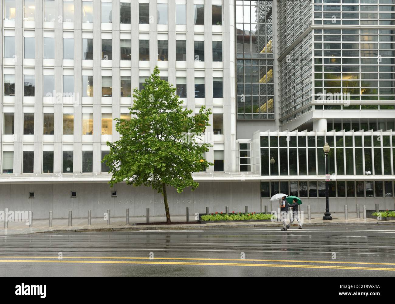 World bank building headquarters main hi-res stock photography and ...