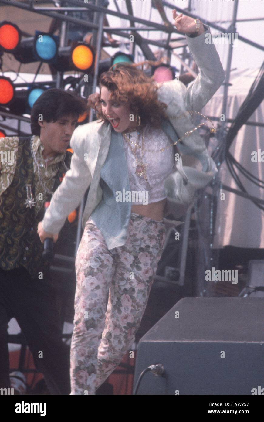 Live aid 1985 madonna hi-res stock photography and images - Alamy
