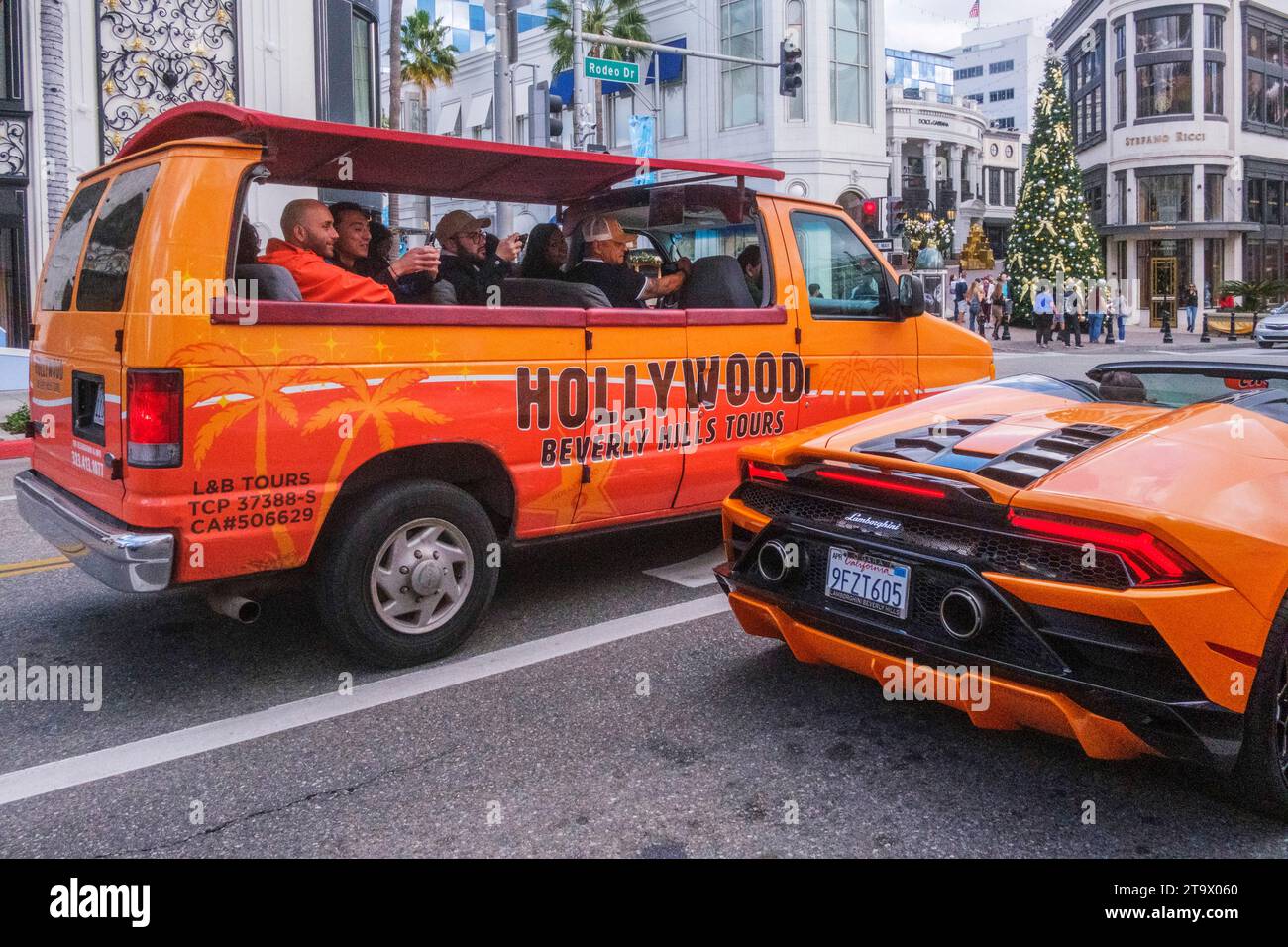 Tour bus and Lamborghini on Rodeo Drive, Beverly Hills, Los Angeles ...