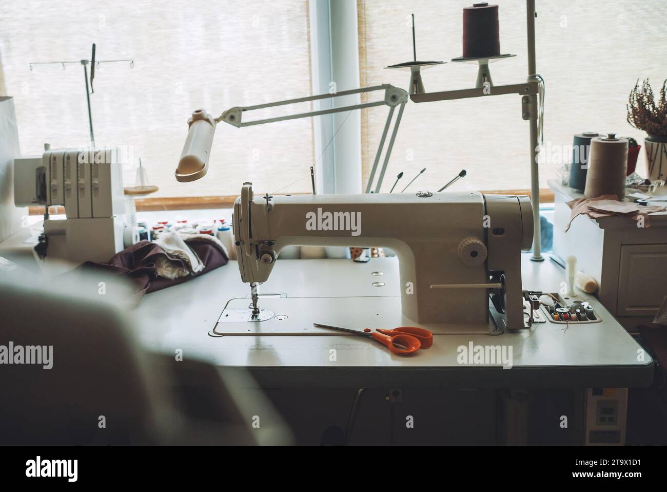Seamstresss workplace sewing machine hi-res stock photography and images - Alamy