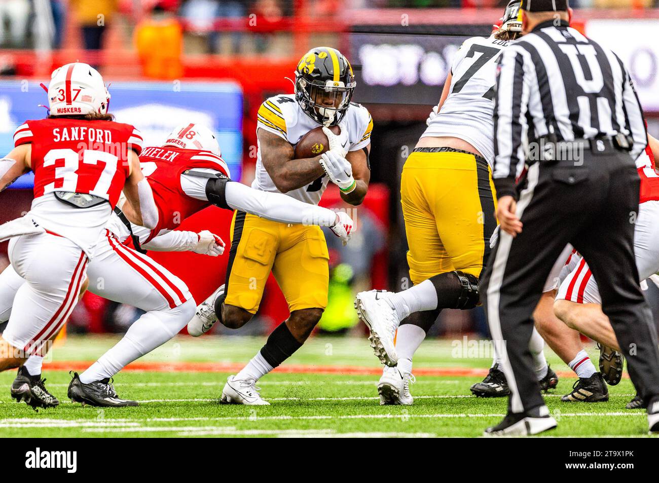 Lincoln, NE. U.S. 24th Nov, 2023. Nebraska Cornhuskers defensive ...