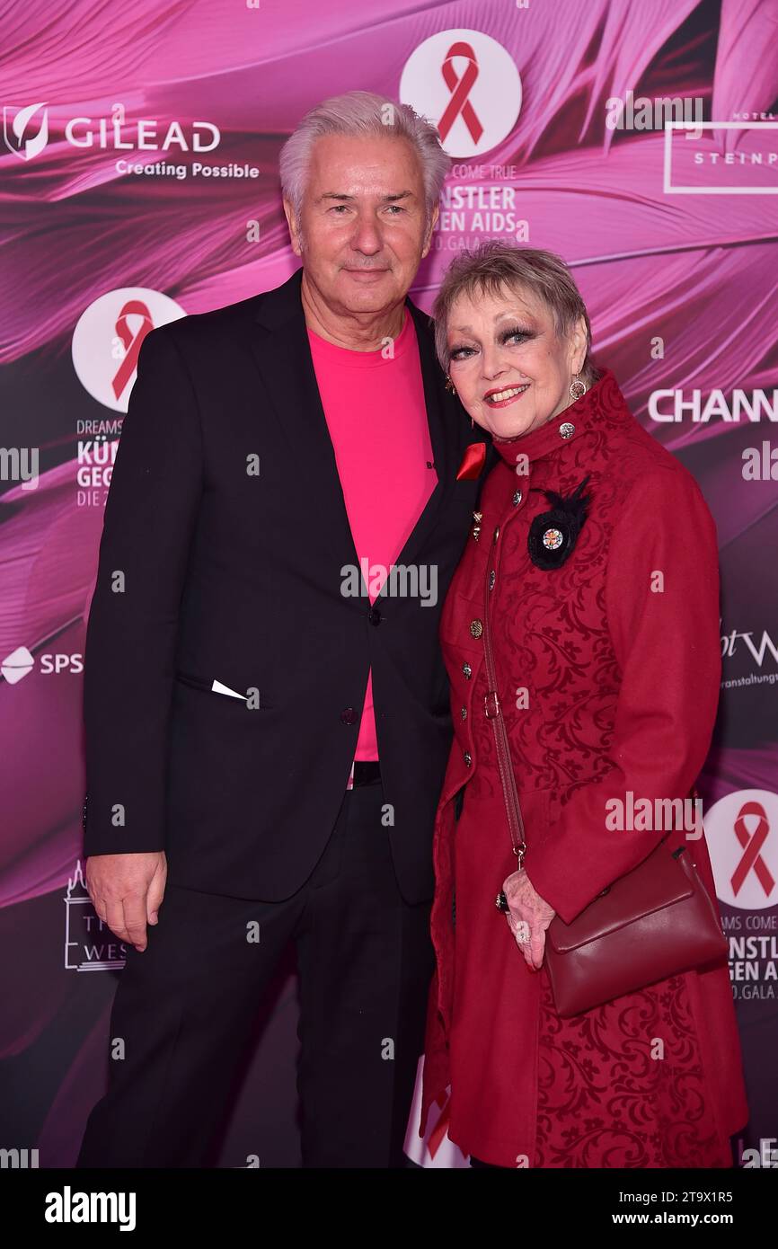 KÜNSTLER GEGEN AIDS, Motto:Dreams Come True KLAUS WOWEREIT, BARBARA ...