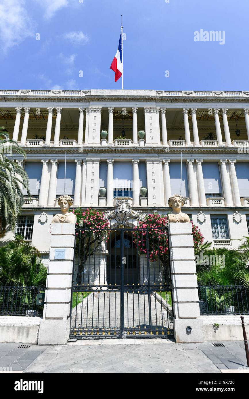 La prefecture de police building hi-res stock photography and images ...