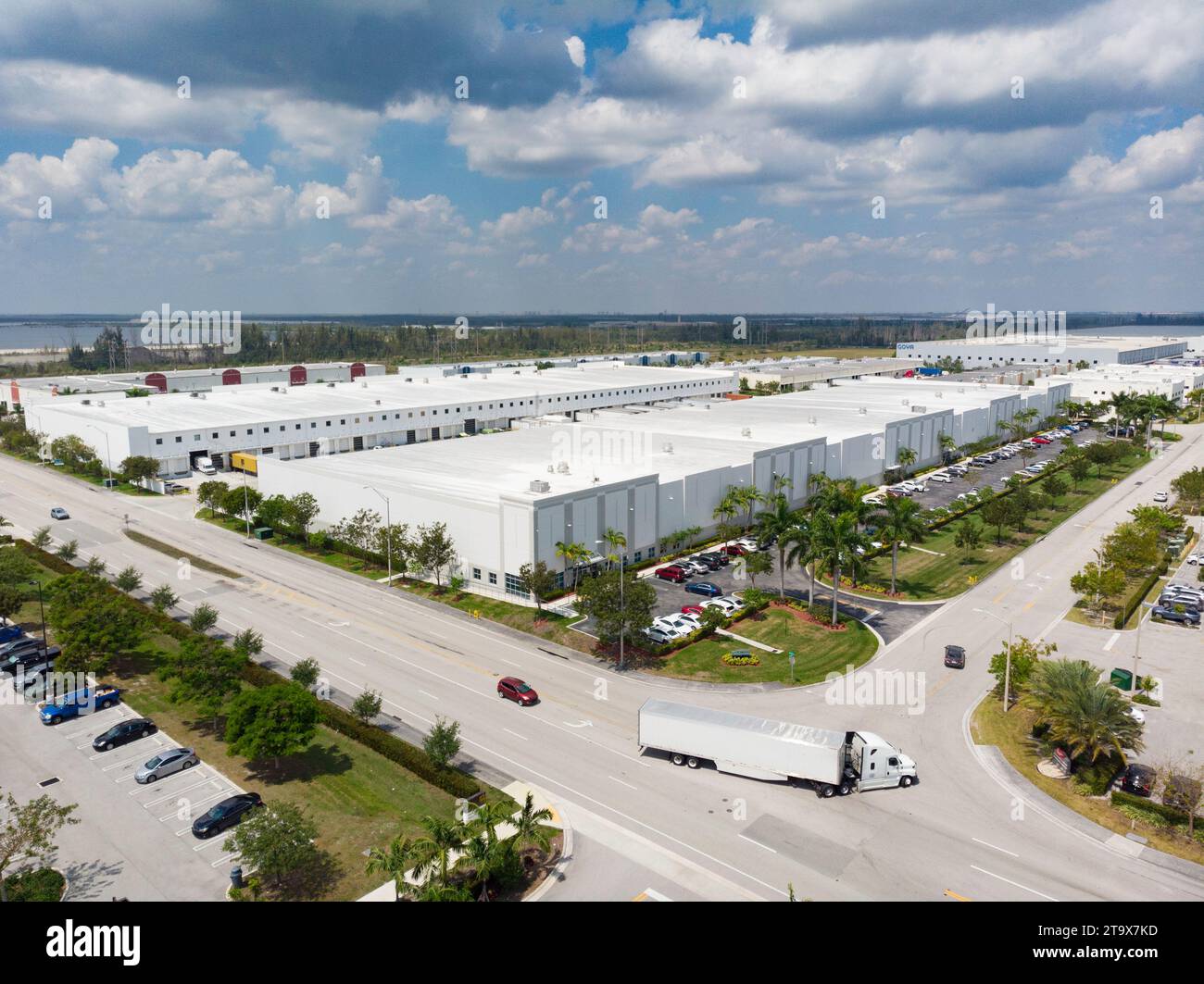 Distribution directly hi-res stock photography and images - Alamy