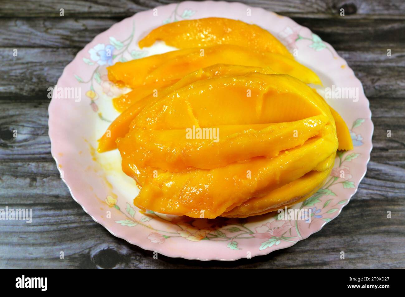 Egyptian cultivar fresh mango fruit called Beid El Agl large mangoes ...
