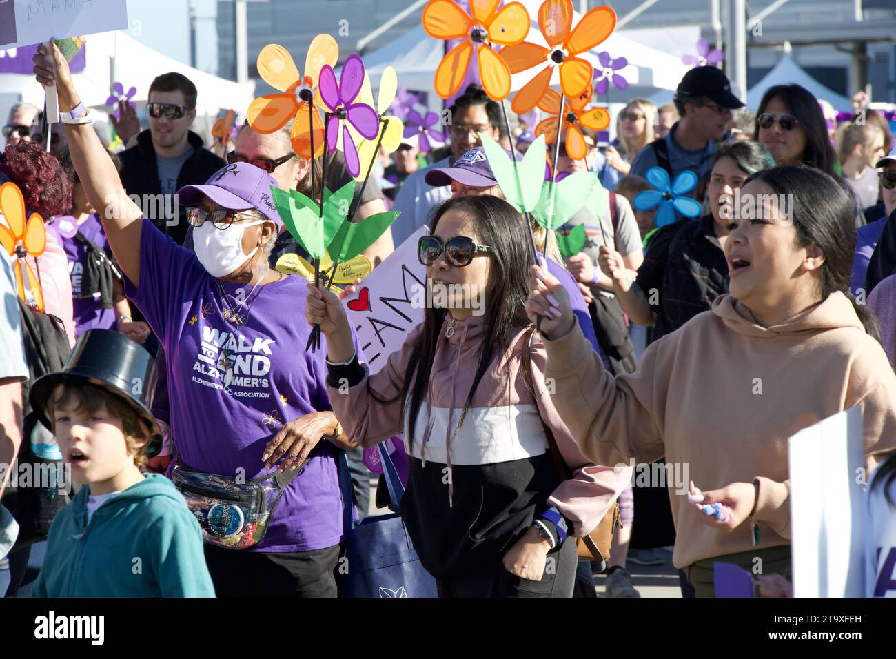 San Francisco, CA - Nov 4, 2023: Participants in the annual walk to end Alzheimers, the worlds ...