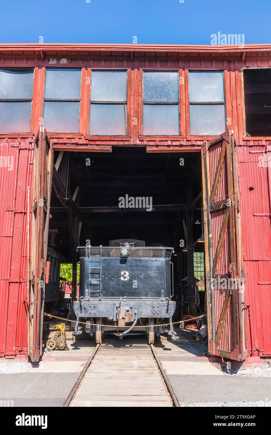 Sierra Railroad Shops railroad tracks leading out of the round house in ...