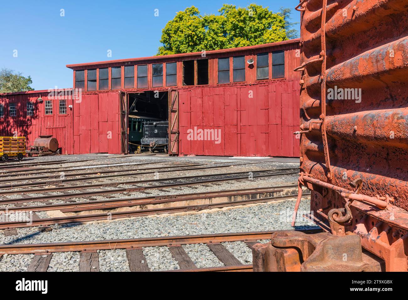 Sierra Railroad Shops railroad tracks leading out of the round house in ...