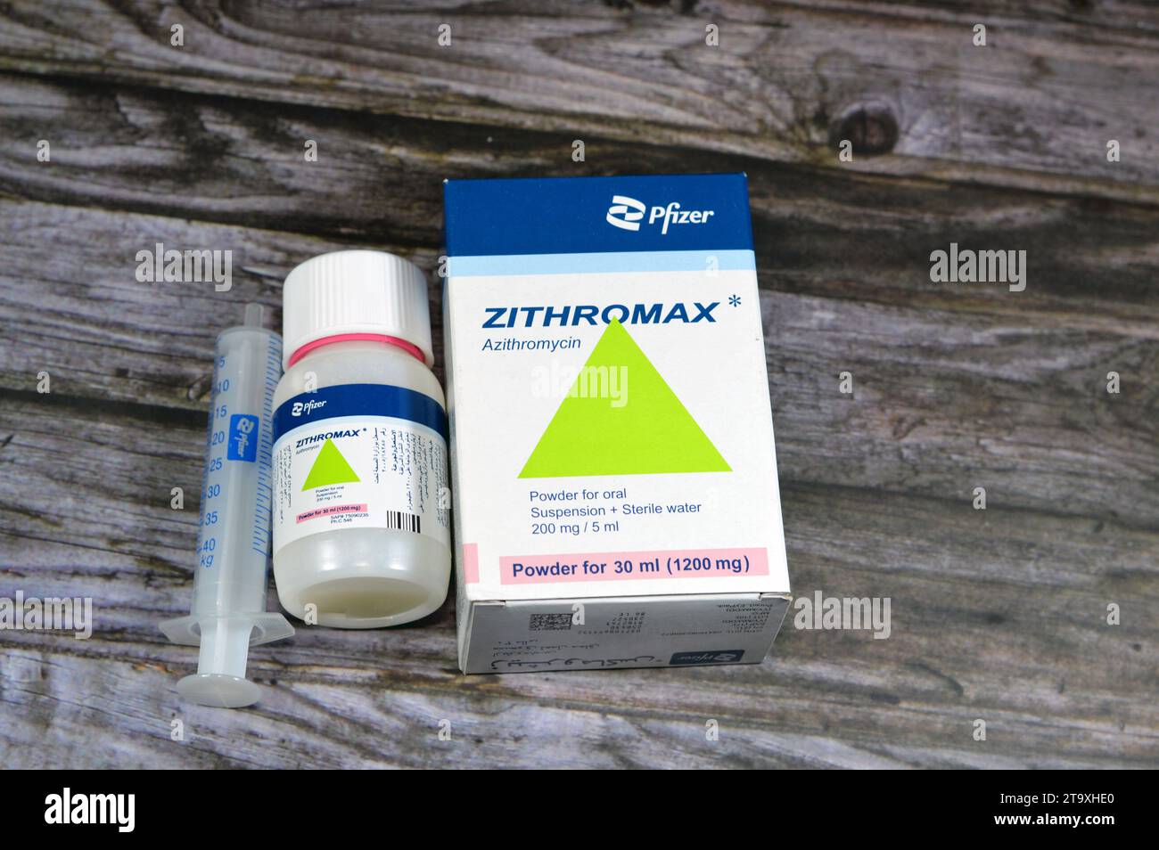 Azithromycin dihydrate hi-res stock photography and images - Alamy