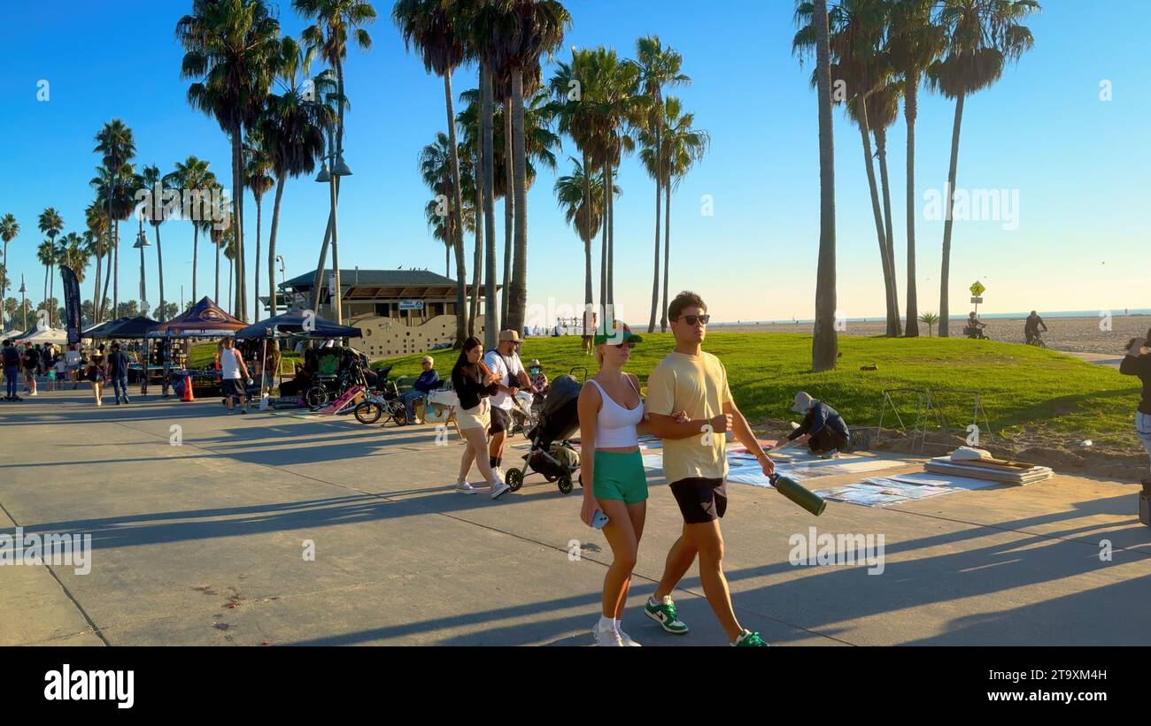 The amazing Oceanfront Walk at Venice Beach - LOS ANGELES, UNITED ...