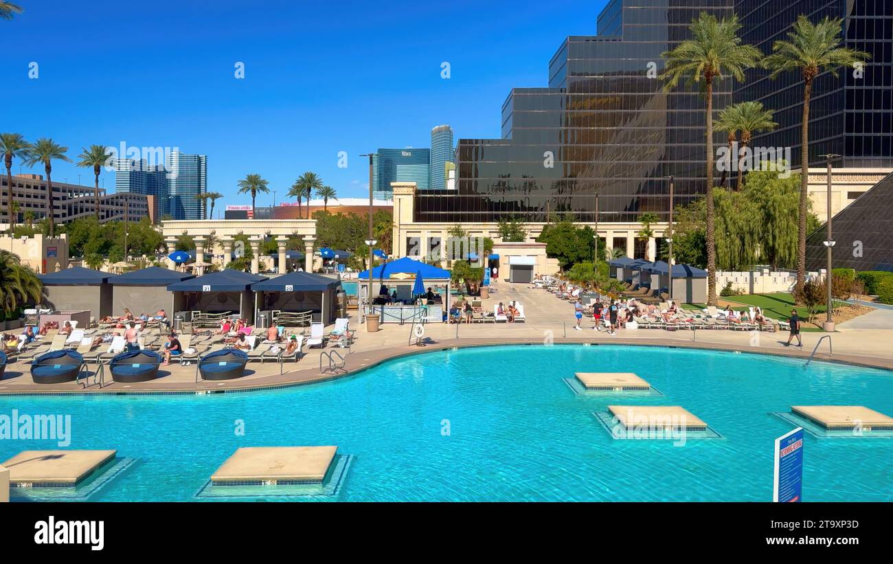 Luxor hotel las vegas pool hi-res stock photography and images - Alamy