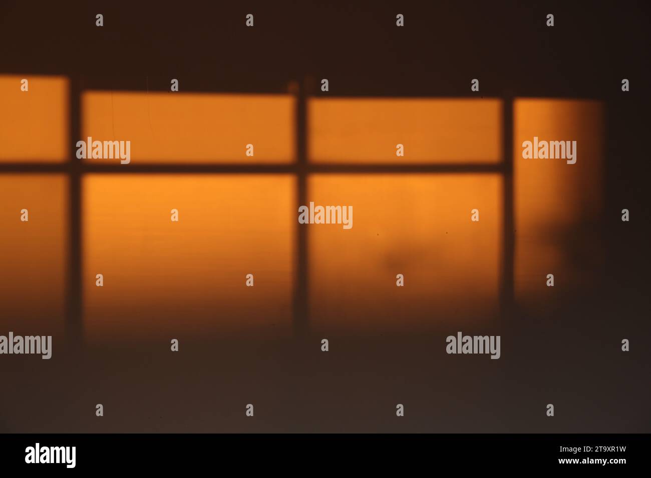 Light and shadow from window on wall Stock Photo - Alamy