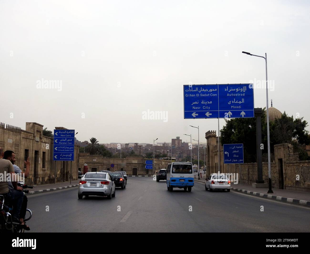Cairo city of the dead highway hi-res stock photography and images - Alamy