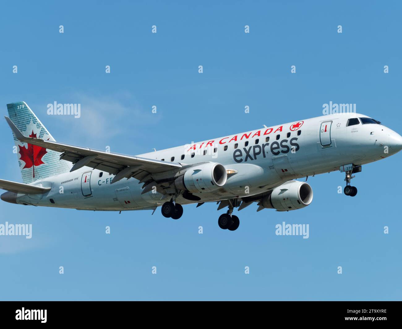 Air Canada Embraer ERJ-1755SU arriving at the Pierre Elliott Trudeau ...