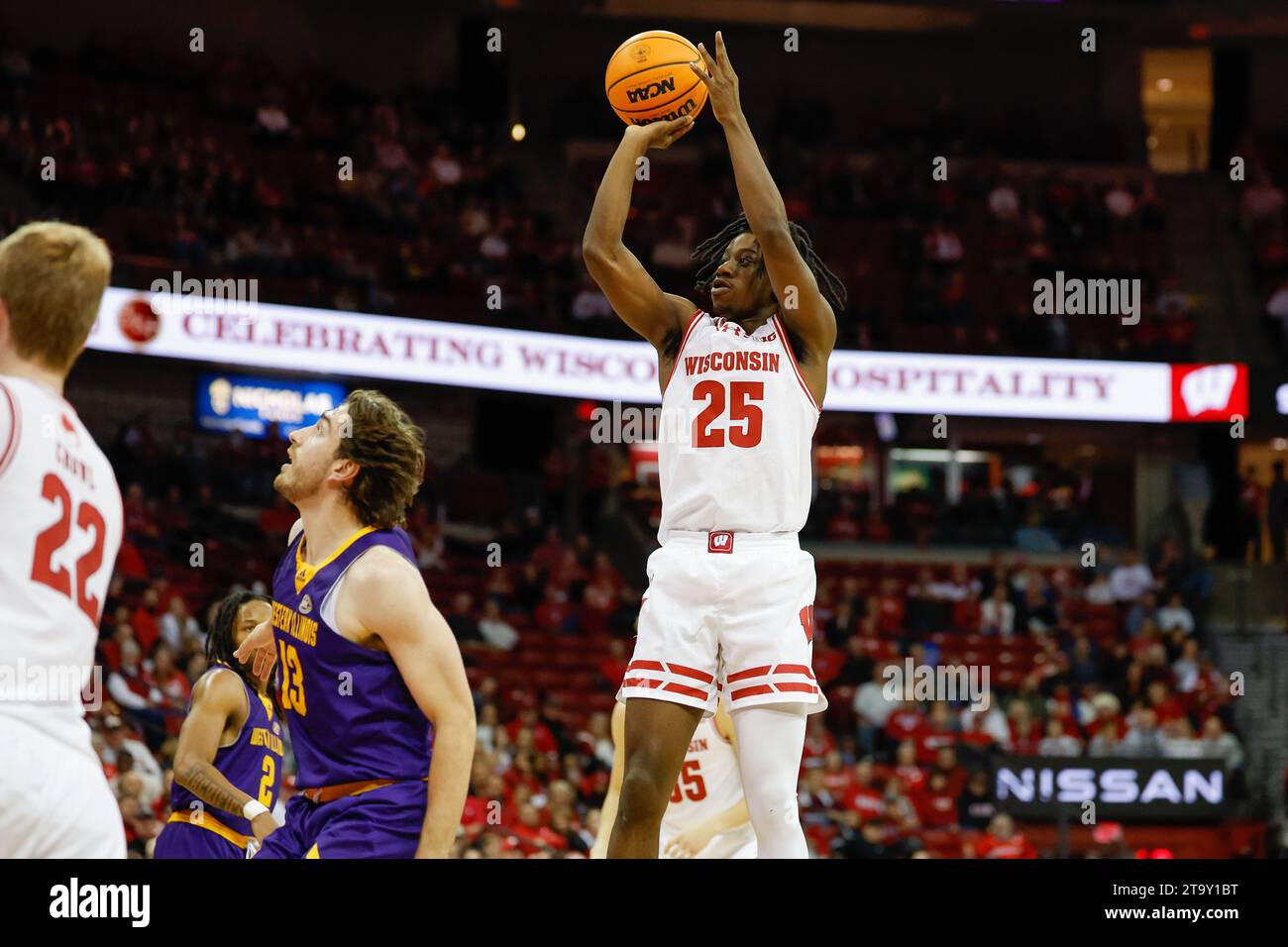 Madison, WI, USA. 27th Nov, 2023. Wisconsin Badgers guard John ...