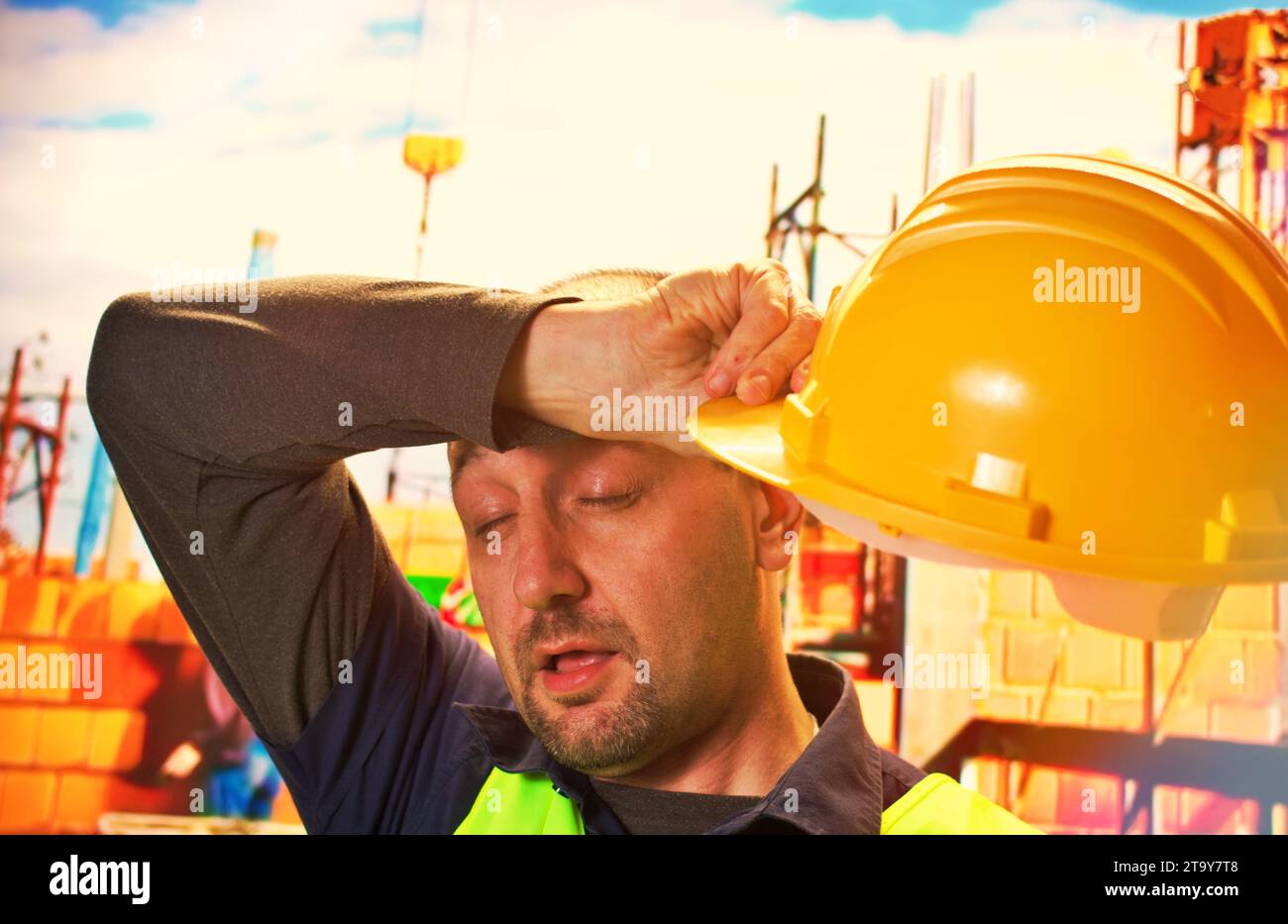 Oil and gas man with hard hat hi-res stock photography and images - Alamy