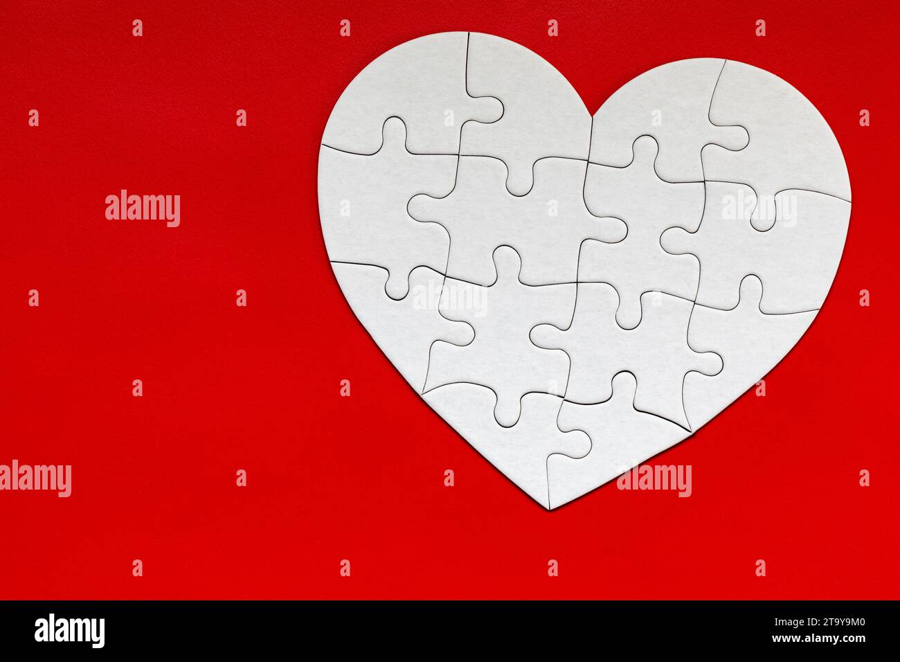 Heart object made of puzzle pieces. Make complete heart. Jigsaw puzzle ...