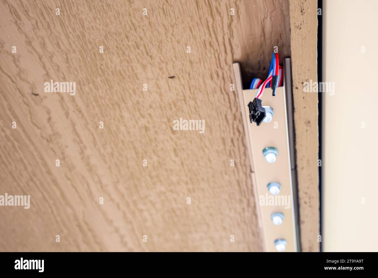 End connection wire and power injection point for permanent holiday LED ...