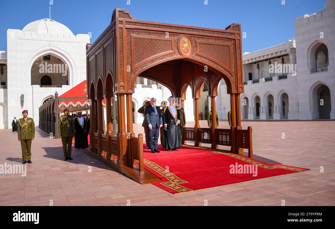 Red carpet sultan of oman hi-res stock photography and images - Alamy