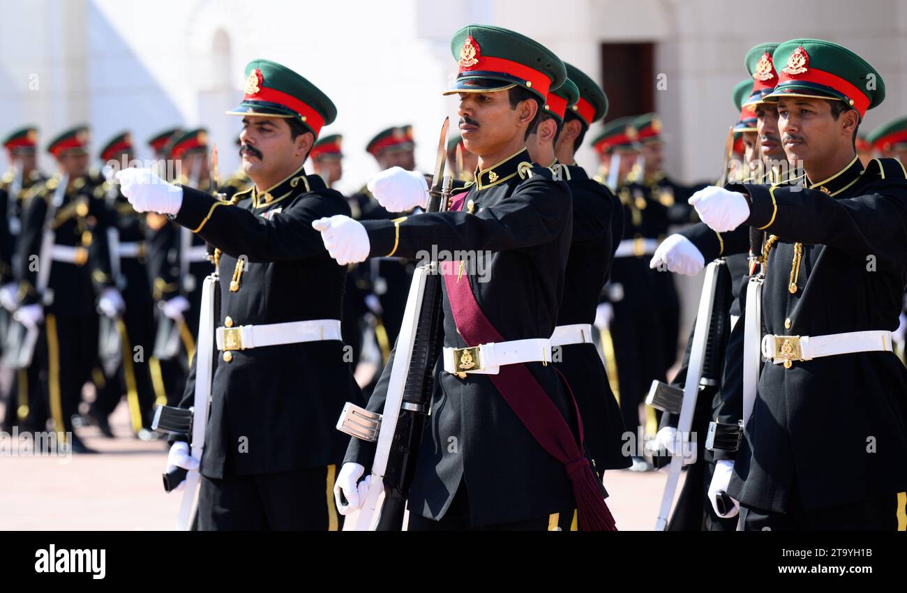 Maskat, Oman. 28th Nov, 2023. The Sultan of Oman's honor guard marches ...