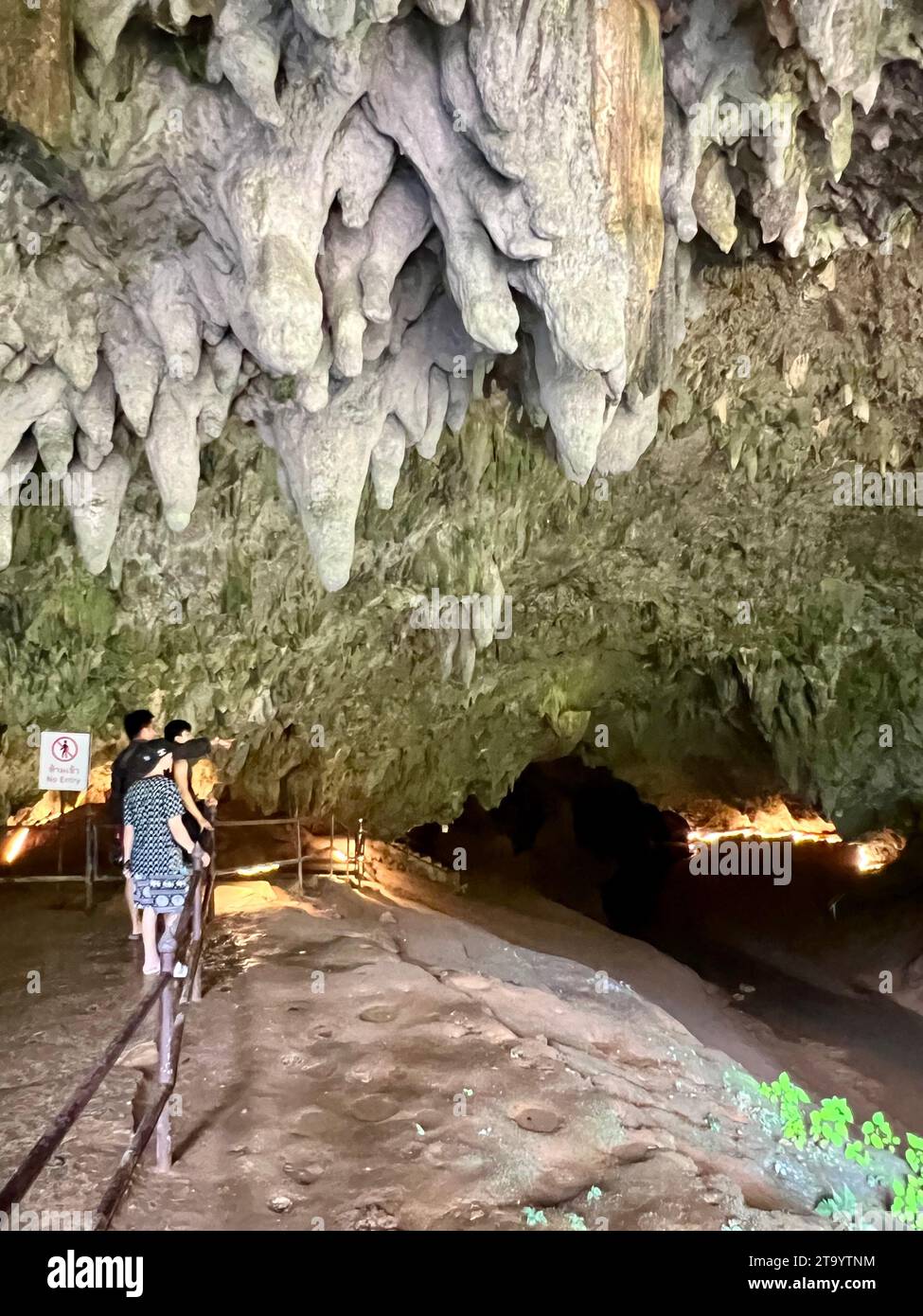 Tham luang khun nam nang non cave hi-res stock photography and images ...