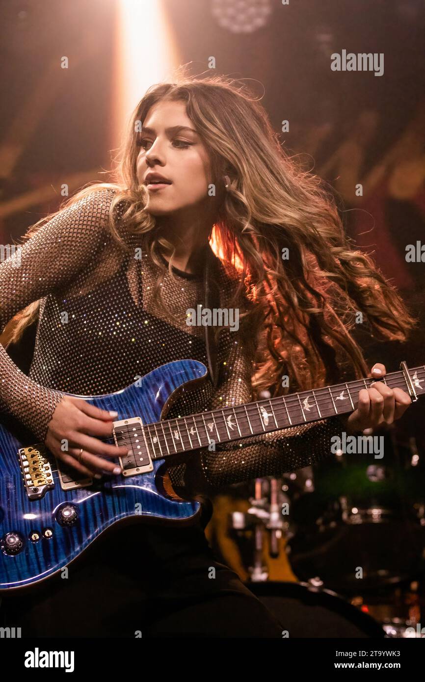 Canadian country music artist Hailey Benedict opens for Dan Davidson's ...