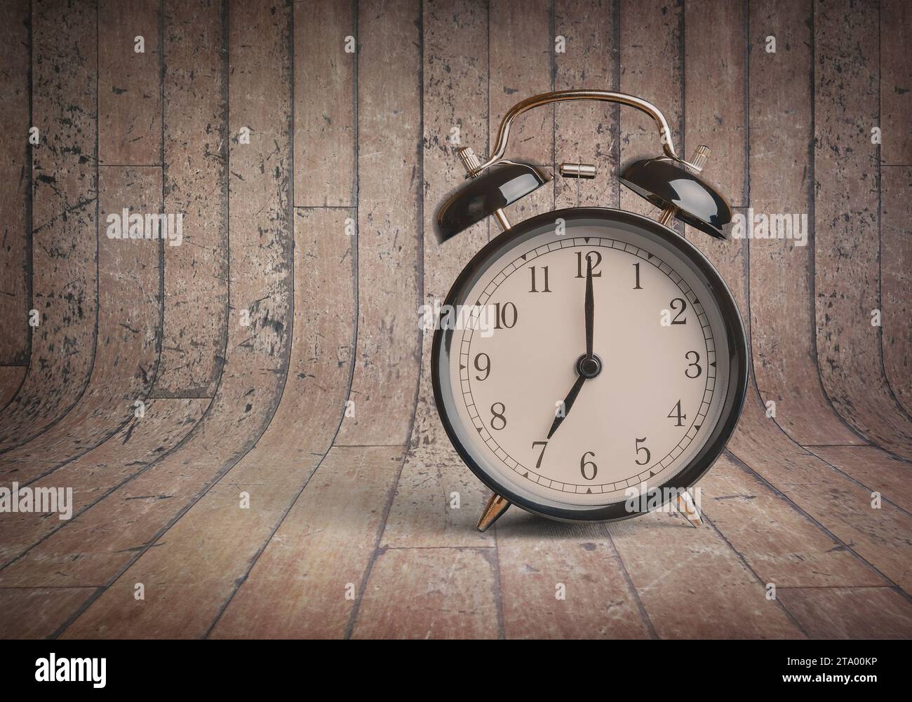 Old alarm clock seven hi-res stock photography and images - Alamy
