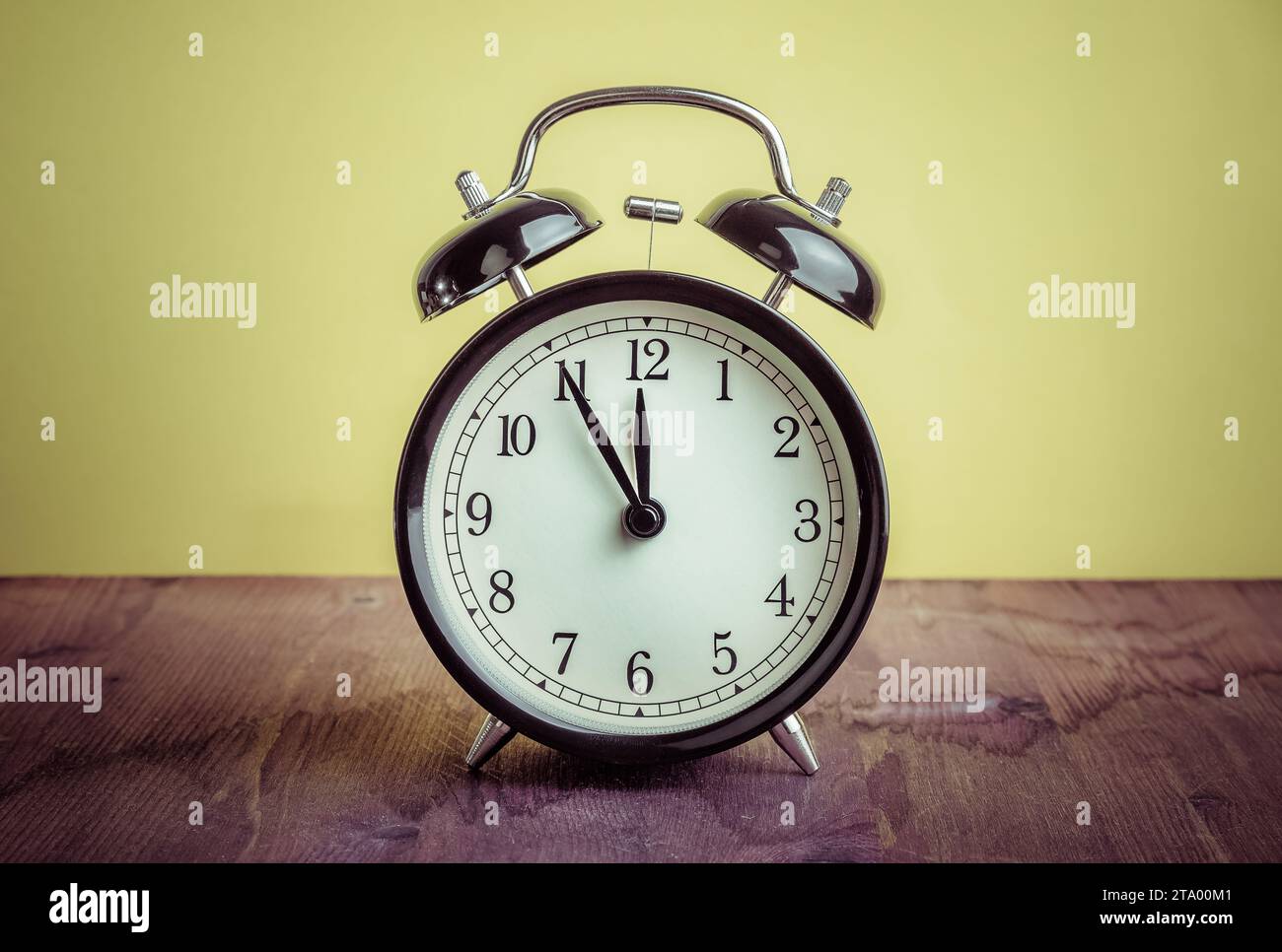 it's twelve o'clock already, time to wake up for lunch, vintage old ...