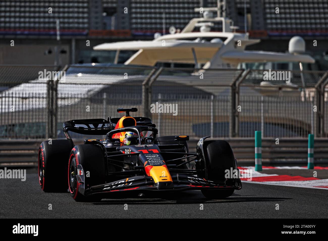 Abu Dhabi, Abu Dhabi. 28th Nov, 2023. Sergio Perez (MEX) Red Bull ...